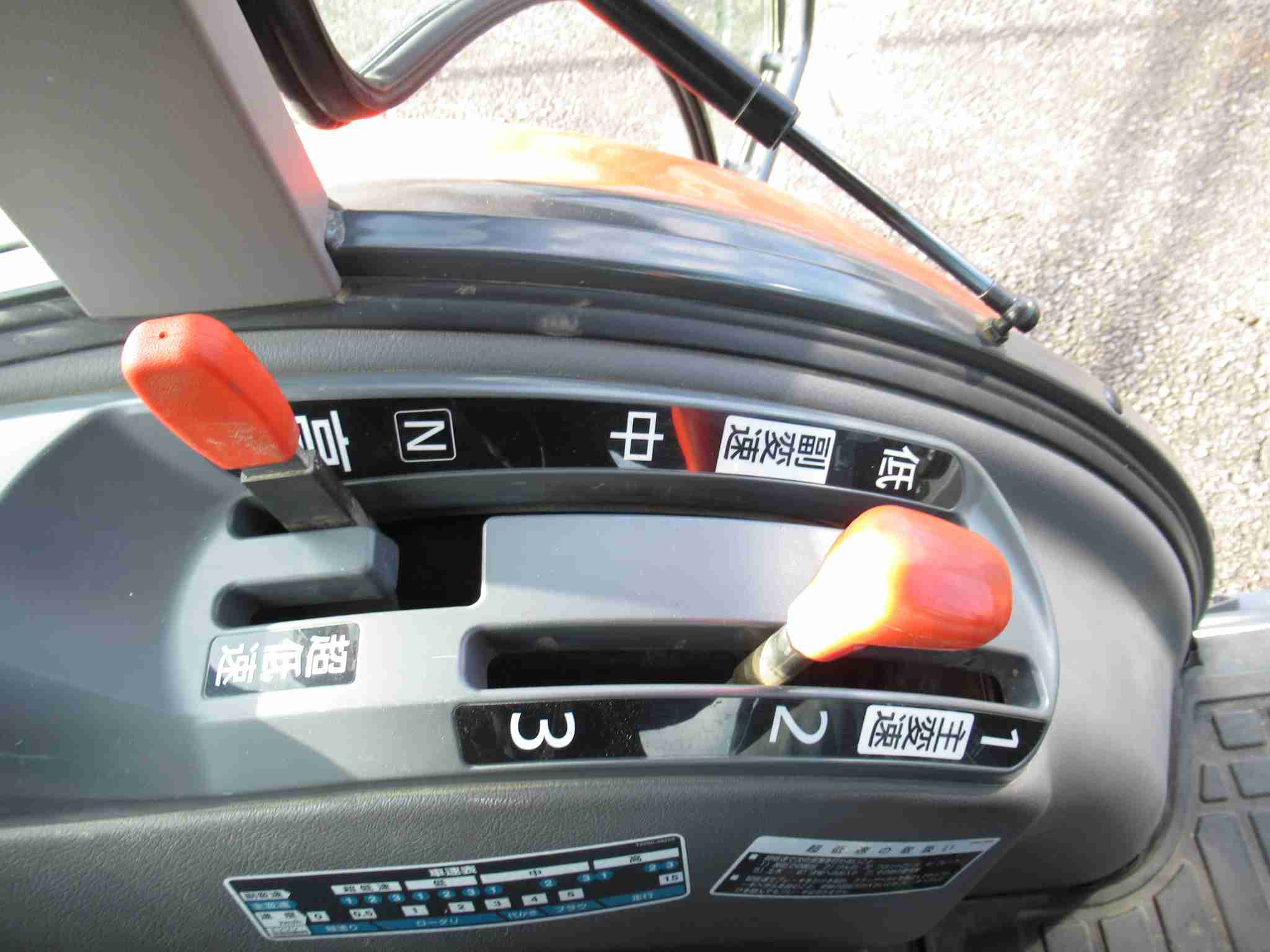 クボタ FT25 588時間、25馬力、キャビン、エアコン付け | トラクター | 商品一覧 | 優良中古農機具を買うなら福治商会！